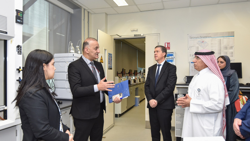 University of Doha for Science and Technology organizes Research and ...